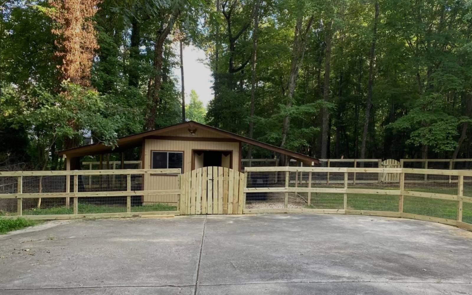 Drako Fencing, LLC is a Fence Contractor in Apex, NC 27502